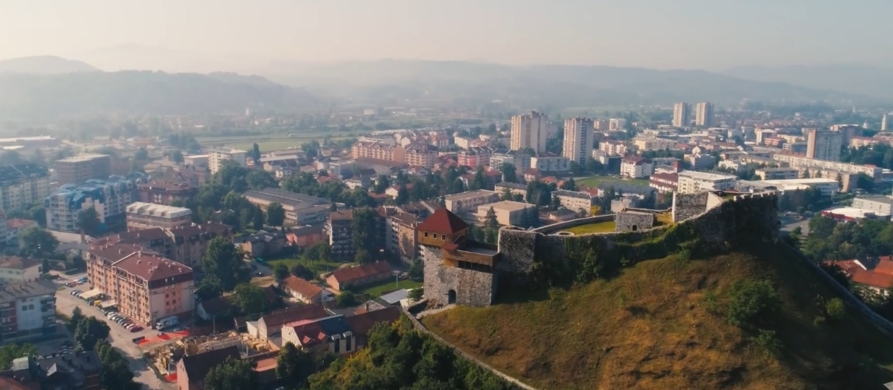 Doboj: Kupuju kancelarije da službenici ne završe na ulici ...